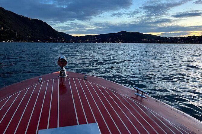 2 Hours Private Wooden Boat Tour on Lake Como 6 pax