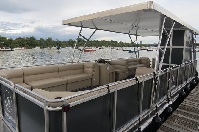 2 hours / Sightseeing Boat cruise Drinks Included