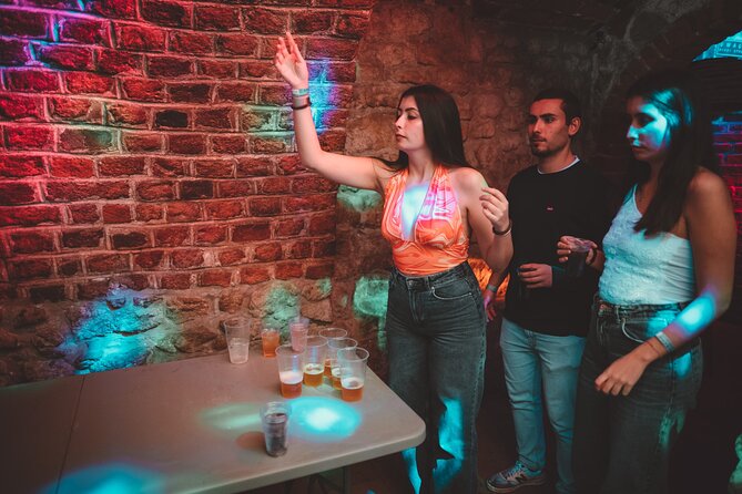 1 Hour of Open Bar Pub Crawl + Karaoke + VIP Entry to Best Clubs