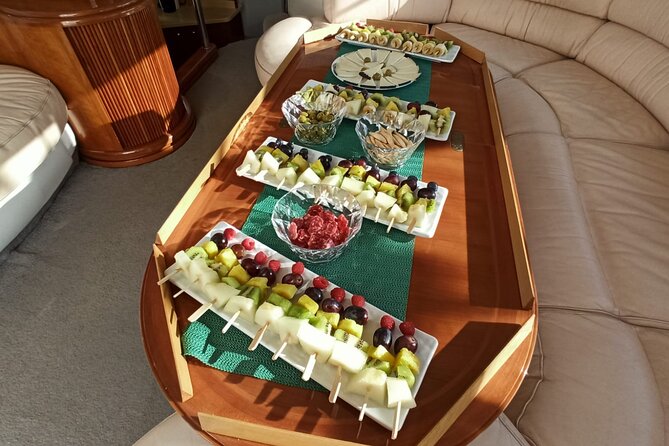 1 Hour Sail + Spanish Lunch or Dinner for 2 People in a Luxury Motor Boat