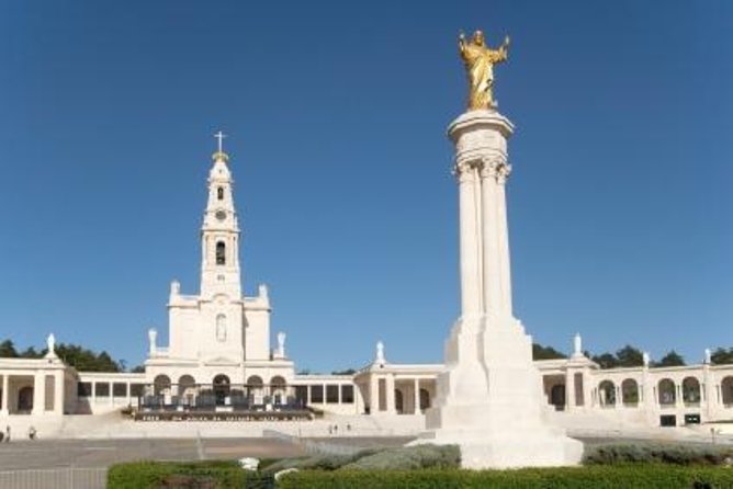 2-Day Sacred Portugal Trip: Fátima, Batalha, Nazaré and Óbidos, from Lisbon