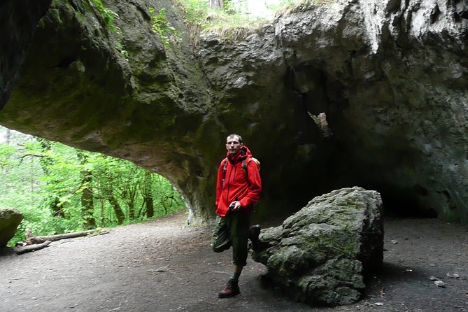 2-Hour Private Hiking Tour Helenental Castles Hike from Vienna