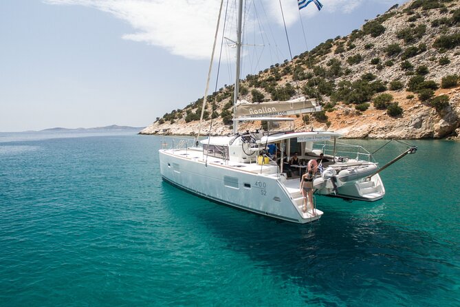 Catamaran All inclusive-Day Cruise to Naxos or Paros with Lunch