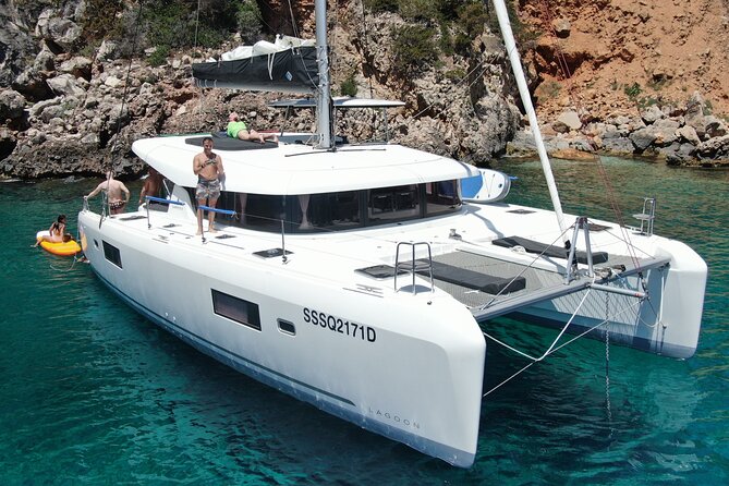 Catamaran in Alghero, daily boat trip