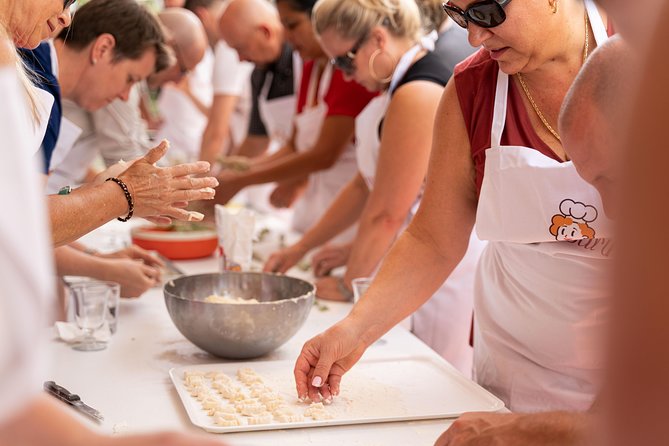 Cesarine: Pasta & Tiramisu Class at Local's Home in Turin