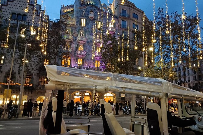 Christmas Lights Tour of Barcelona in Private Eco Tuk Tuk