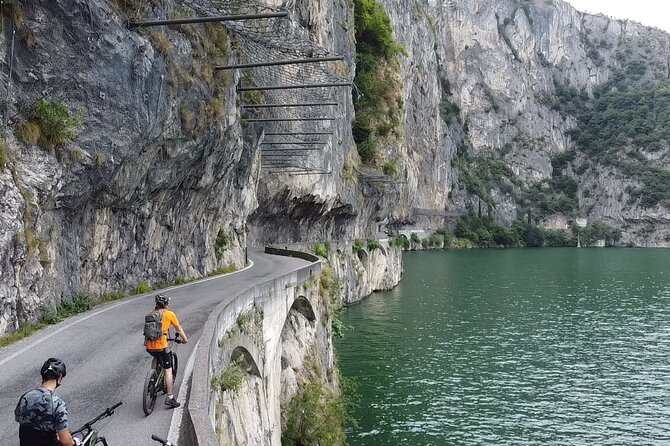 E-bike Tour in Lake Iseo