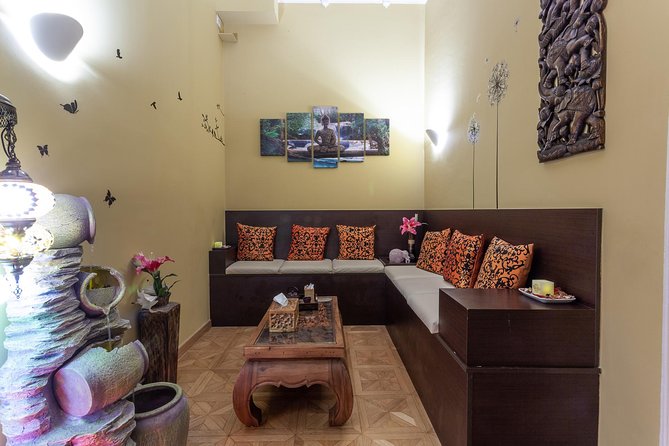 Exfoliating Treatment Body Scrub + Moisturizing Body Wrap 60 min THAI SPA MASSAGE