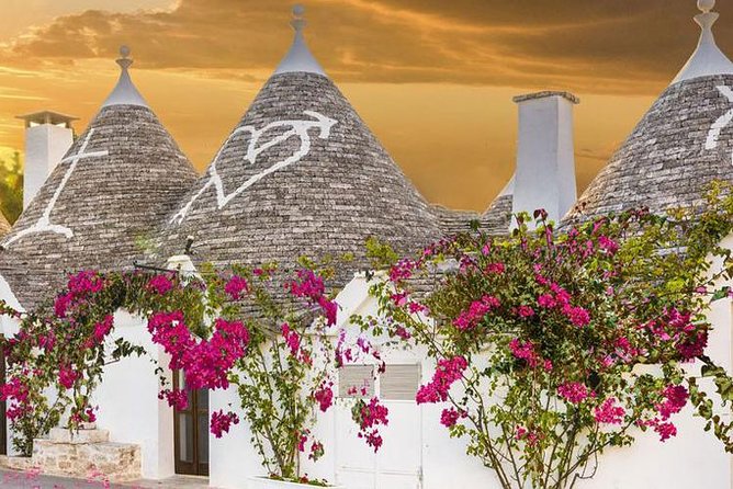 Full-day tour Alberobello & Locorotondo & Polignano a Mare & Bari