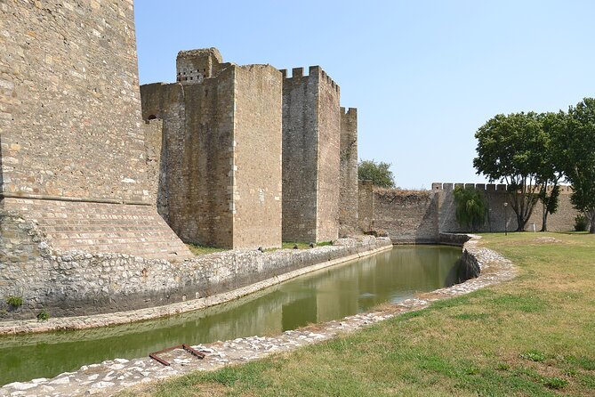 Full-Day Tour along Danube with Three Stronghold Sightseeing and Wine Tasting