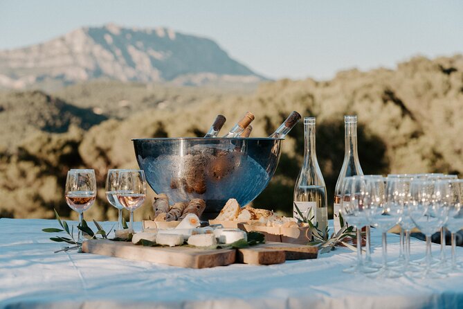 Full-Day Wine and Cheese Tour around Aix-en-Provence from Marseille