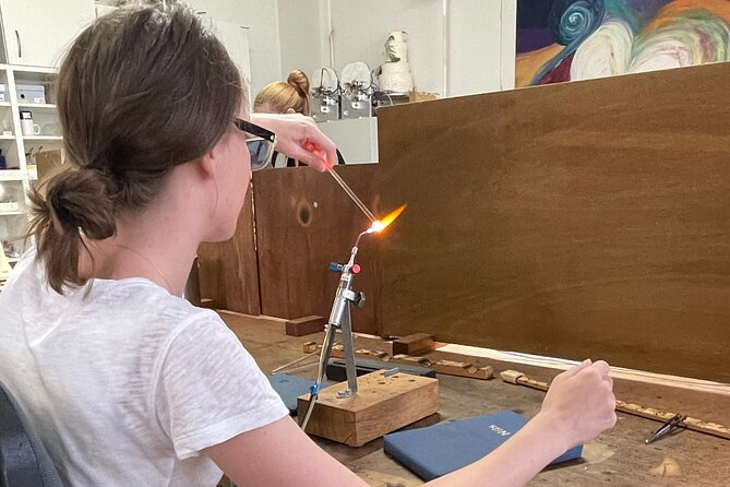 Glass blowing workshop Relaxation through concentration
