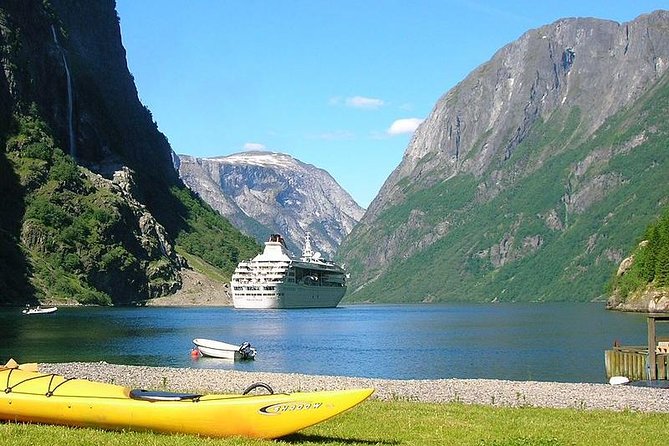 Guided tour - Viking Village, Nærøyfjord Cruise and Flåm Railway
