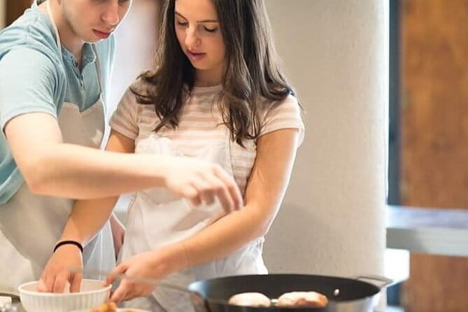 Hands on Deluxe Traditional 4-course dinner with fresh pasta