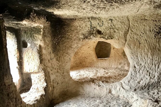 Historic Bocairent, Covetes del Moros Caves and Pou Clar Pools