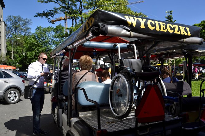 Krakow: Private Guided City Tour by Electric Car