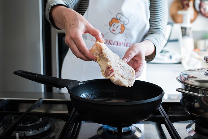 Market Tour & Typical Dining at a Local's Home in Milan