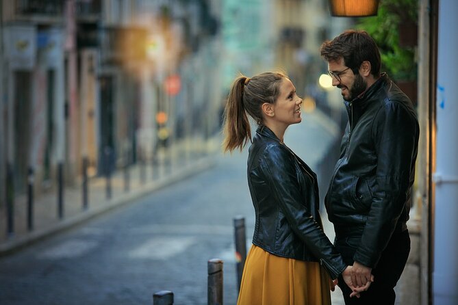 Photoshoot with a professional photographer in Lisbon