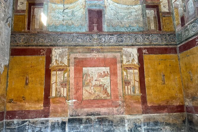 Pompeii Guided Tour with Lunch and Wine Tasting from Positano
