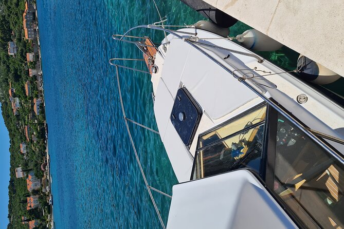 Private boat tour - caves, snorkeling, bays and beaches