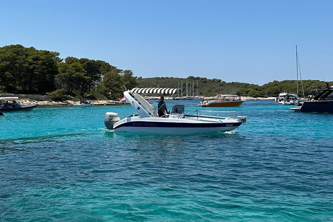 Private Boat Tour to Red Rocks and Paklinski Islands.