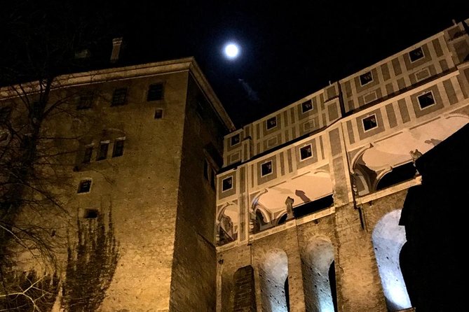 Private evening tour Cesky Krumlov Old Town and Castle area