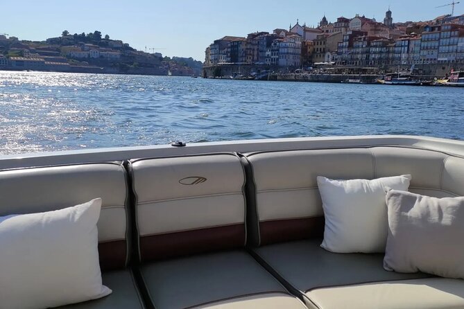 Private Tour 1h: Foz, Ribeira and Pte. D.luis, group price up to 6px