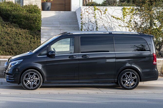 Private Transfer: Brussels Airport BRU to Brussels by Luxury Van
