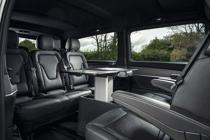 Private Transfer: Lyon Airport LYS to Lyon City in Luxury Van