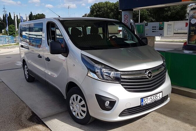 Private transfer Split airport to Split (hotel, apartment, ferry...) up to 3 pax