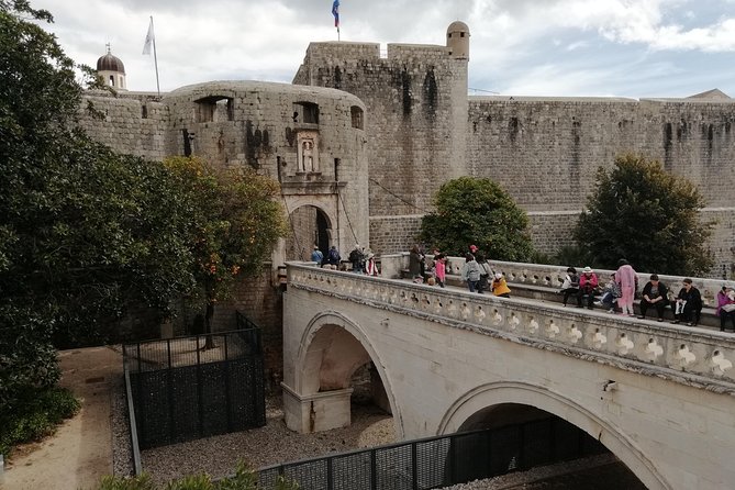 Private transfer: Split to Dubrovnik with side-trip to Makarska