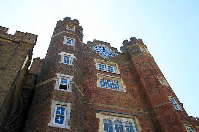 Royal Historic Pubs Walking Guided Tour in London