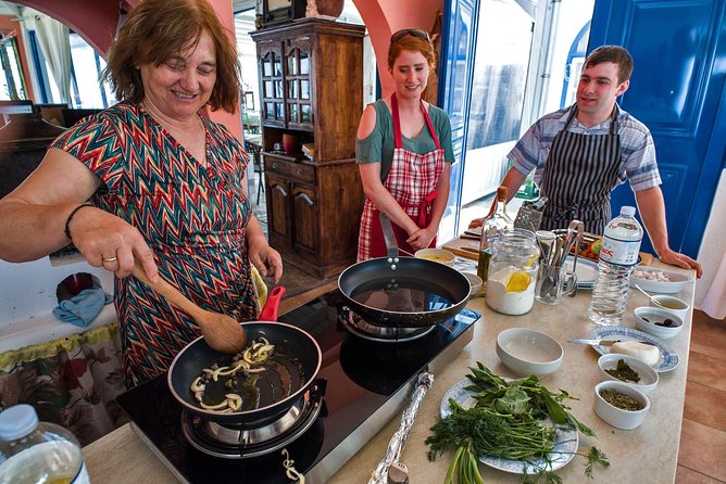 Santorini : Cooking Class & Easy Hike