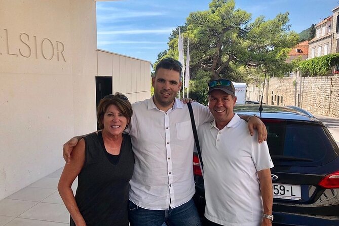 Split to Split Airport Private transfer 1-8 pax (Door to Door transfer)
