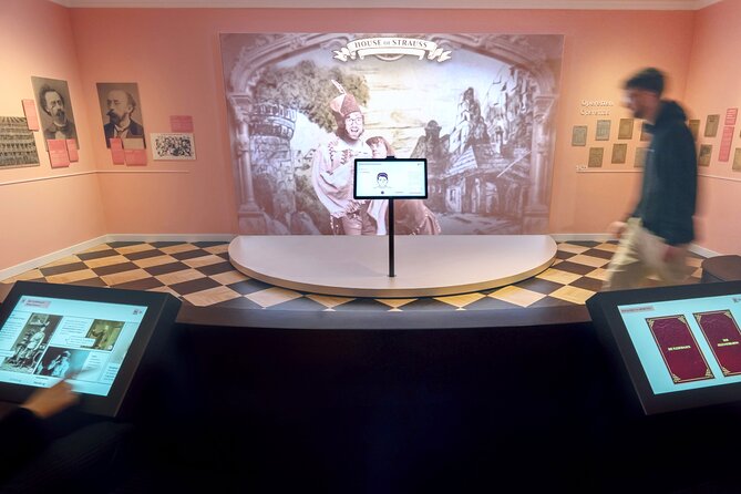 Strauss Exhibition incl. LED Concert Show / Coffee + Strauss Cake