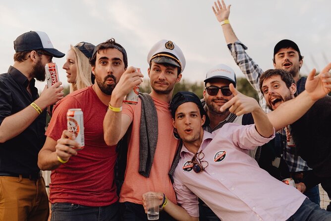 Sunset Boat Tour with Unlimited Drinks in Warsaw