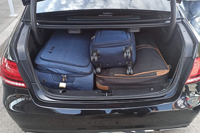 Transfer from Barcelona Airport to Andorra. (1 to 3 passengers)