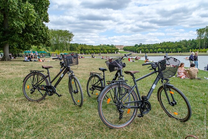 Versailles: Bike Rental, Different Sizes