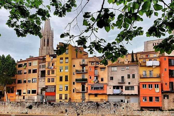 Walking Tour in Girona History and Gastronomy with Tasting