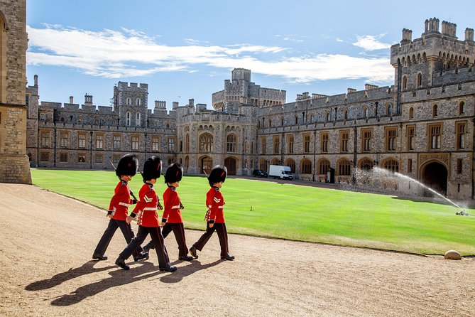 Windsor Castle Tour from London with Lunch or London Eye Upgrade