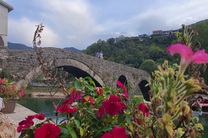 Wine tour- Family winery visit, food tasting & Skadar Lake boat cruise