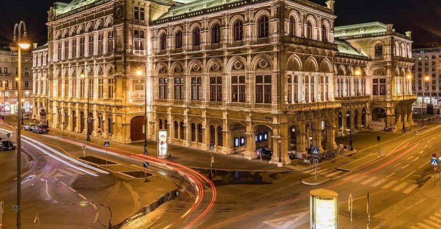 3 hour private tour in Vienna by private car