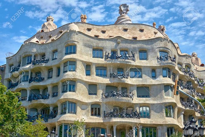 Barcelona Half-Day Sightseeing Private Tour - Authentic Experiences and Practical Tips
