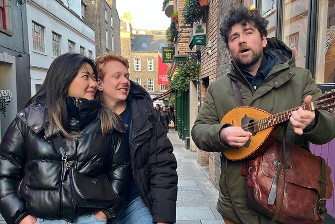 Dublin Traditional Irish Music Walking Tour with Live Performance - The Walking & Group Experience