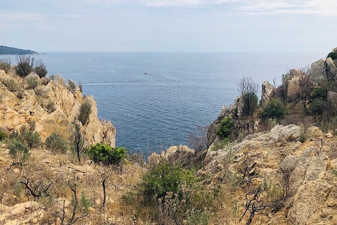 Sea kayaking in the heart of the Ramatuelle Nature Reserve - The Value and Practical Considerations