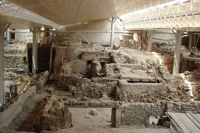 Guided Tour to the Akrotiri Archaeological Site in Santorini - Who Will Enjoy This Tour?