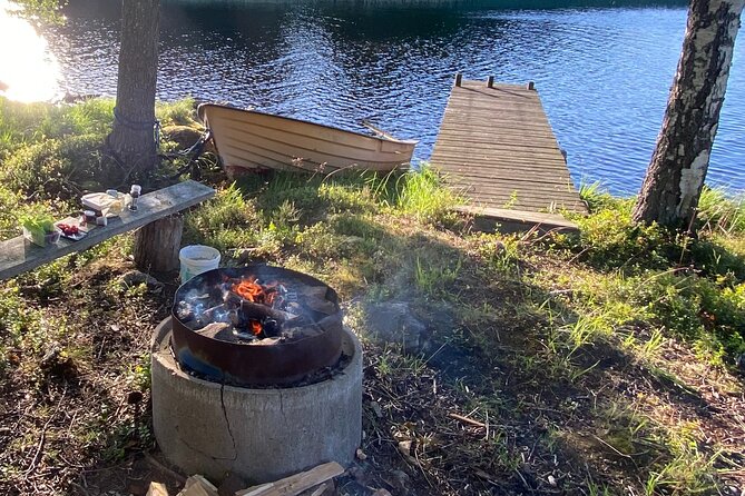 Hike with Wild Forage Surviving Tips and Local Lunch at the Lake - FAQs