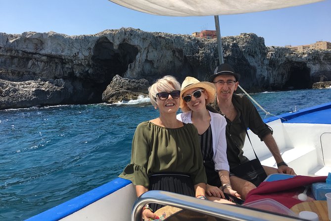 Boat tour Ortigia, sea caves and Pillirina 2h - FAQs