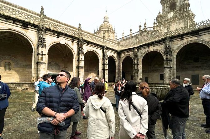 Visit to the Cathedral of Santiago with Roofs and Optional Portico - FAQ