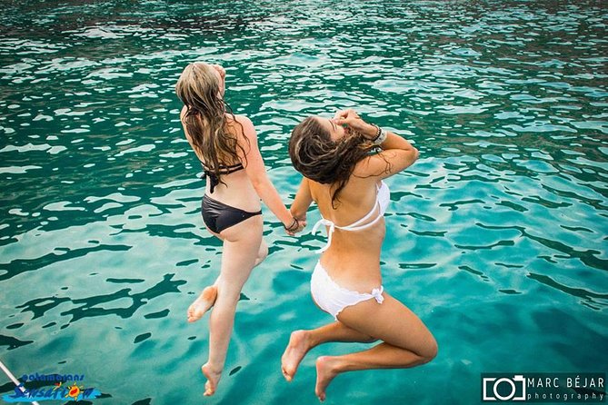 Catamaran ride -Costa Brava with barbecue and drinks. Familiar. - FAQ